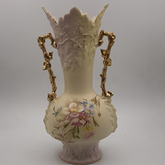 Robert Hanke Vase | Accents | Antique Robert Hanke Porcelain Factory ...